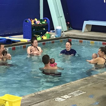 Little Fishes Swim School - 10 Photos & 19 Reviews - Swimming Lessons ...