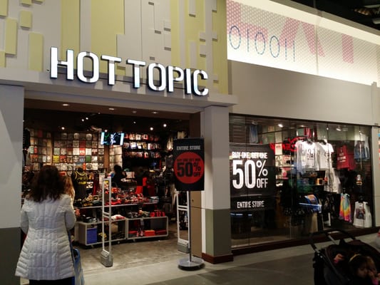 Hot Topic - Accessories - 1 Bass Pro Mills Drive, Vaughan, ON - Phone ...