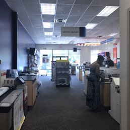 FedEx Office Print & Ship Center - 17 Photos & 25 Reviews - Shipping ...