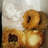 Round Rock Donuts - 902 Photos & 1165 Reviews - Bakeries - 106 W ...