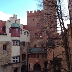 Jugendherberge Burg Schwaneck Kreisjugendring München Land - Hostels ...