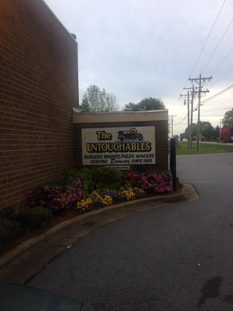 Untouchables Burgers Bakers & Pizza Makers - 12 Photos - Pizza - 6020 ...