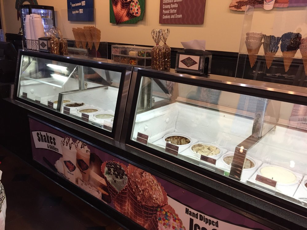 Fudgery At Pigeon Forge - Candy Stores - 2850 Pkwy, Pigeon Forge, TN ...