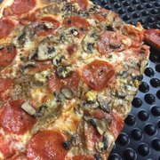 Knockout Pizzeria - 91 Photos & 260 Reviews - Pizza - 6755 Mira Mesa ...