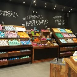 Lush Handmade Cosmetics - 34 Photos & 37 Reviews - Cosmetics & Beauty ...