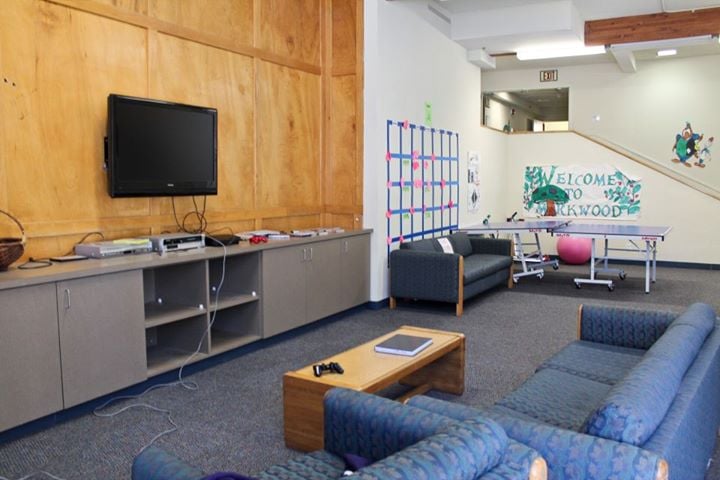 UCI Housing - Middle Earth - 12 Photos - University Housing - 529 E ...