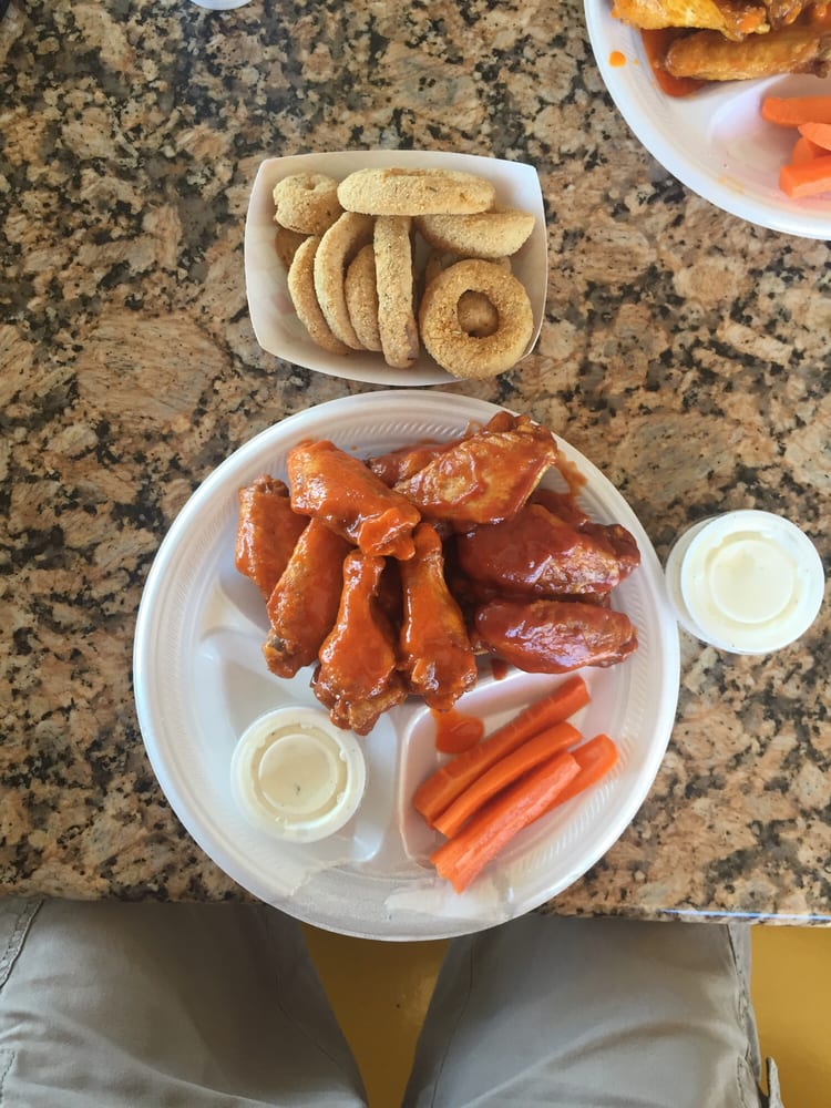 Buffalo Bell - 20 Photos & 23 Reviews - Burgers - 3756 S 6th Ave ...