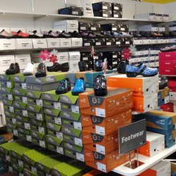 Uniform Advantage - 11 Photos & 12 Reviews - Uniforms - 1331 ...