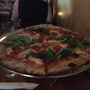 Lucali - 268 Photos & 910 Reviews - Pizza - 575 Henry St, Carroll ...