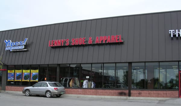 Lenny’s Shoe & Apparel - Shoe Stores - 295 Swanton Rd, Saint Albans, VT ...