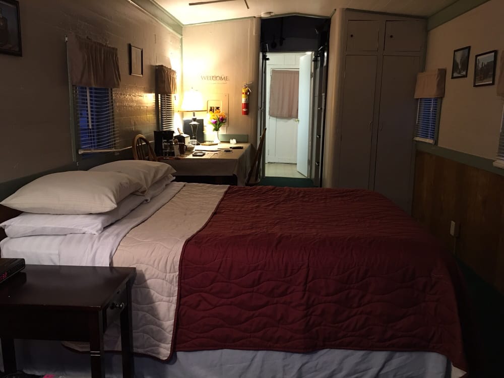 Hobo Inn - 25 Photos & 20 Reviews - Hotels - 54106 Hwy 7 E, Elbe, WA ...