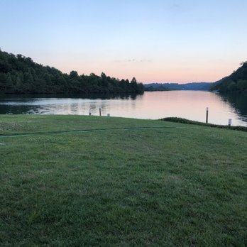 Calhoun’s - 48 Photos & 52 Reviews - Southern - 100 Melton Lake ...