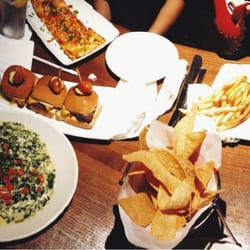 TGI Fridays - 537 Photos & 625 Reviews - American (Traditional) - 3339 ...