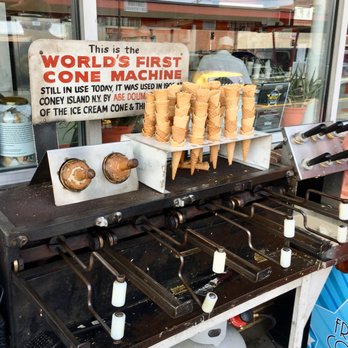 Doumars Cones & Barbecue - 454 Photos & 506 Reviews - Barbeque - 1919 ...