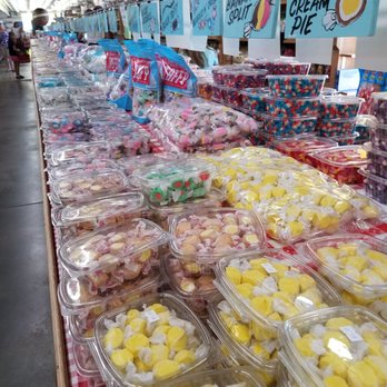 Minnesota’s Largest Candy Store - Temp. CLOSED - 166 Photos & 65 ...