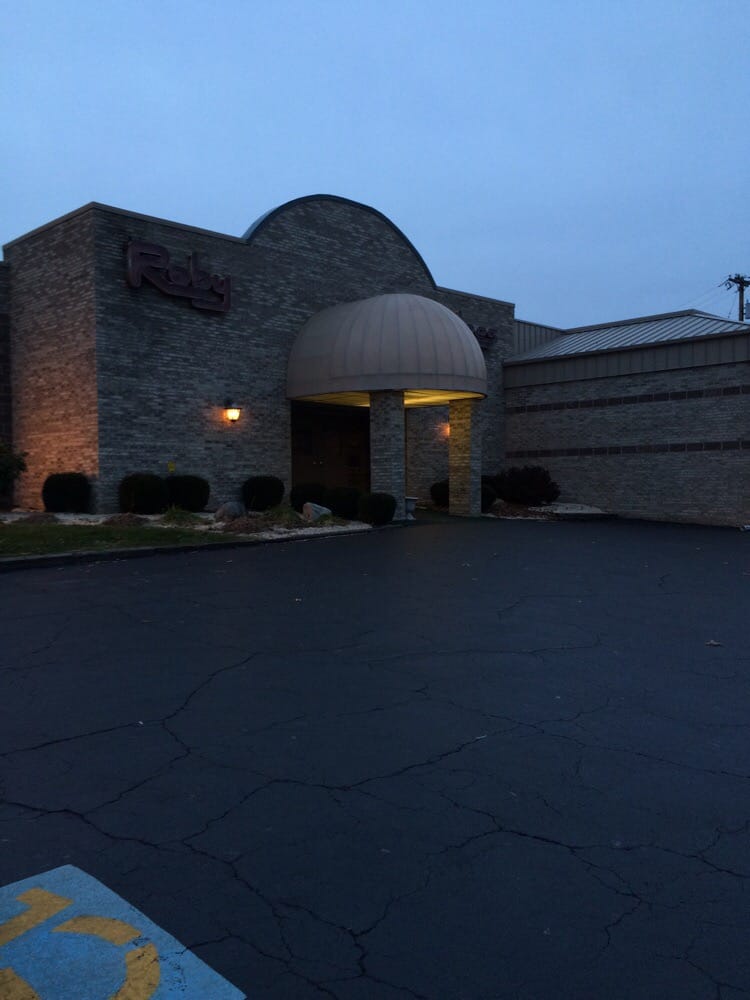 Roby Lee's Restaurant & Banquet Center, Newton Falls | Roadtrippers