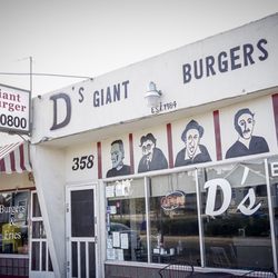 D’s Giant Burgers - 84 Photos & 116 Reviews - American (Traditional ...