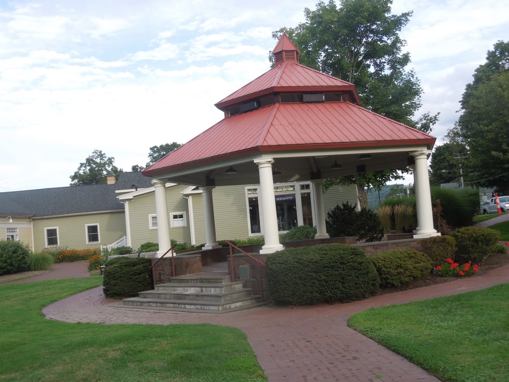 Avon Town Green Gazebo - Landmarks & Historical Buildings - W Main St ...