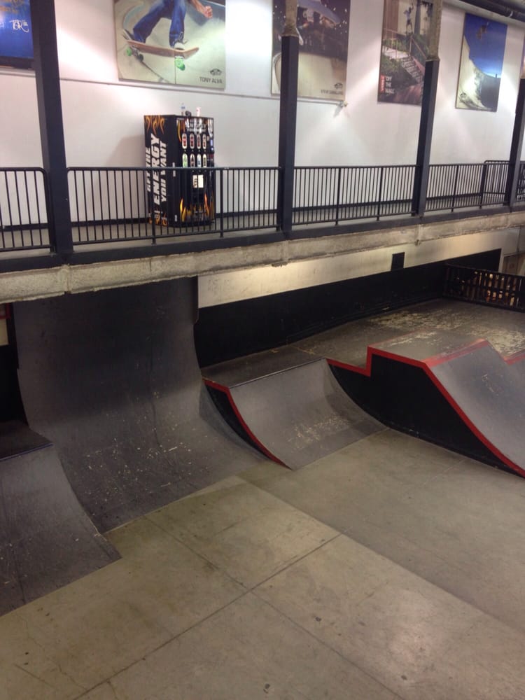 Vans Skate Park - 51 Photos & 27 Reviews - Skate Parks - 3 City Blvd W ...