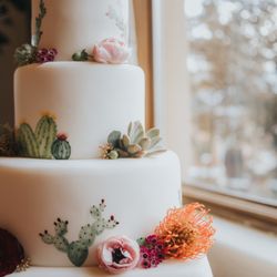 Maggie’s Cakes - Cupcakes - West Alameda St, Santa Fe, NM - Phone ...