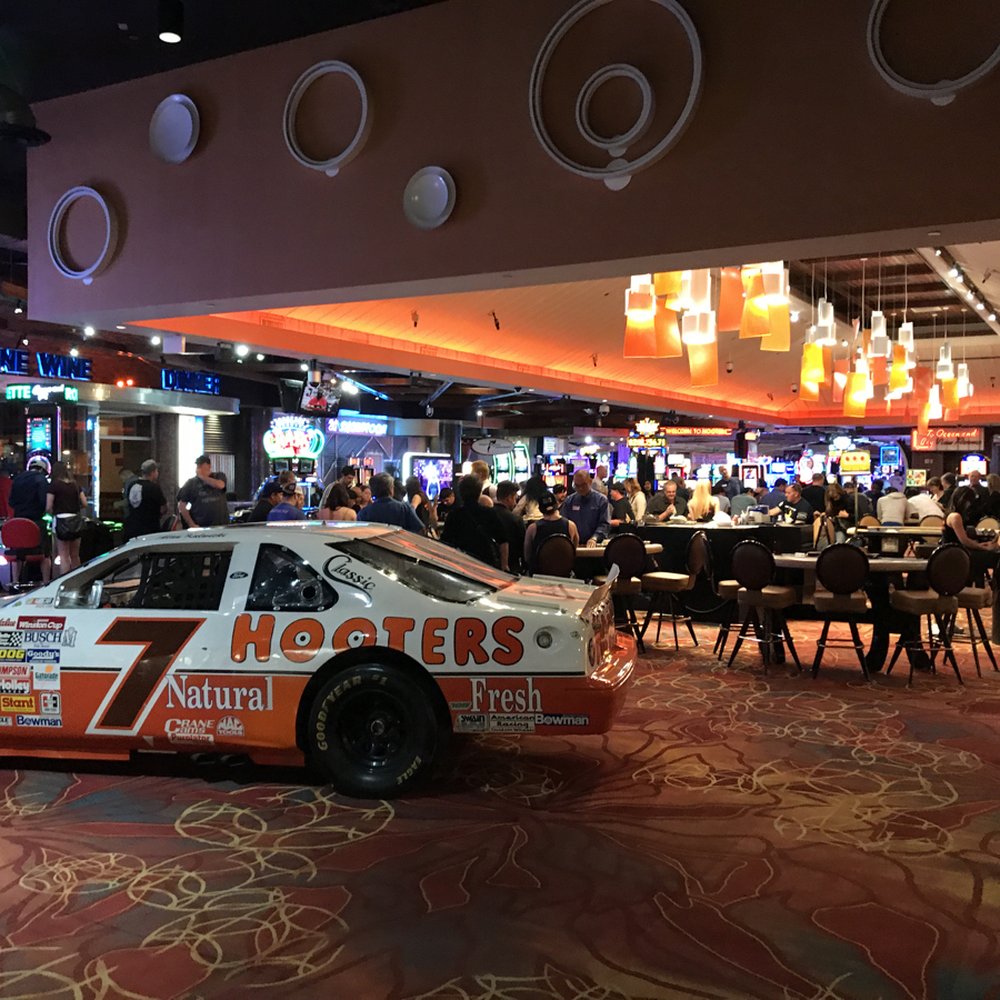 Hooter's Restaurant - Yelp