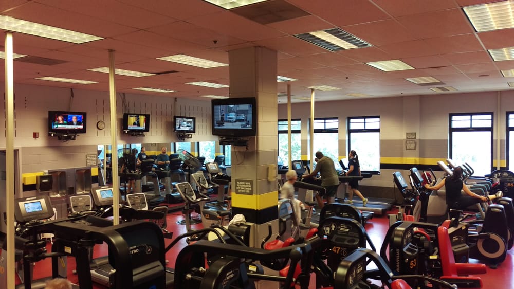 Fort Myer Fitness Center - 47 Photos - Gyms - 212 Sheridan Ave ...