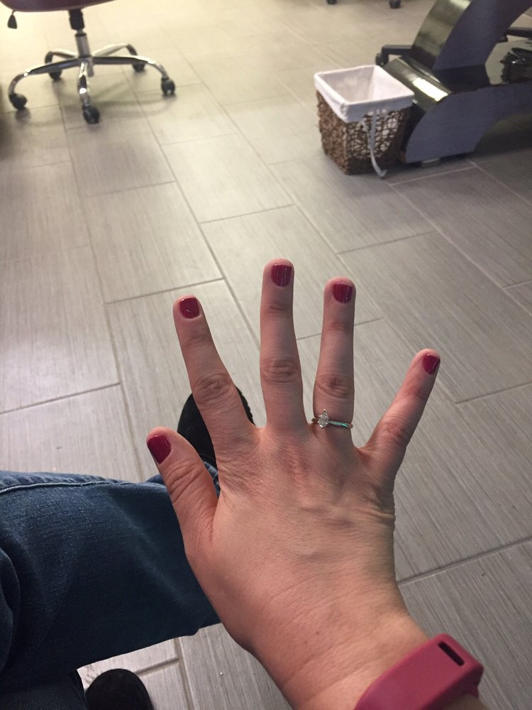Gigi Nails Clubcaqwe