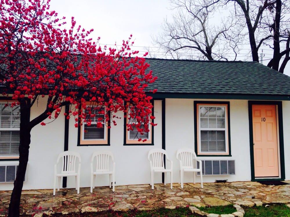 Peach Tree Inn & Suites - 92 Photos & 58 Reviews - Hotels - 401 S ...