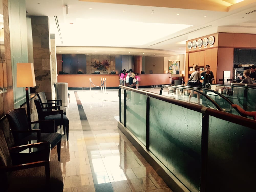 Delta Sky Club - 81 Photos & 103 Reviews - Airport Lounges - 1 Detroit ...