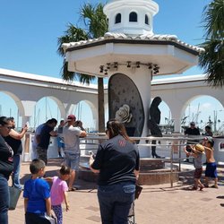 Selena Memorial Statue - 107 Photos & 20 Reviews - Landmarks ...