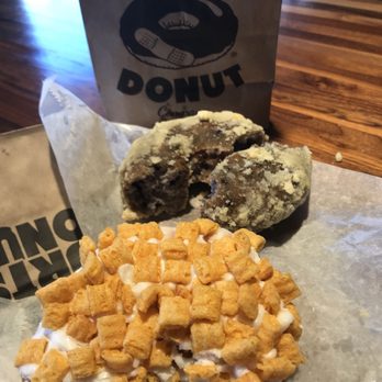 Hurts Donut - 645 Photos & 289 Reviews - Donuts - 2161 E University Dr ...